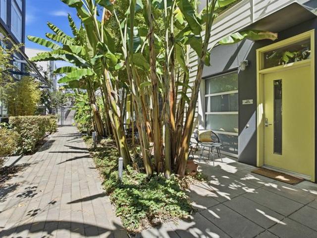 1253 Pine St, Oakland, CA 94607