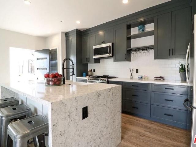 1253 S Plymouth