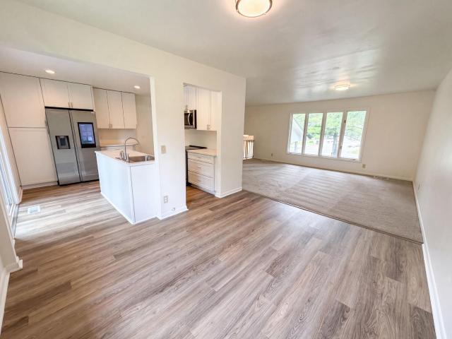 1253 th Avenue N