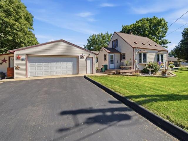 1253 8th Ave SE, Rochester, MN 55904