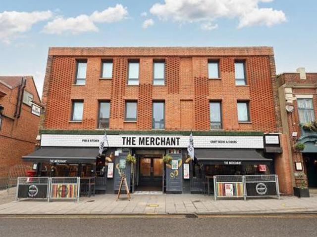 125 127 High Street, Flat,brentwood, 2 Bedroom Flat