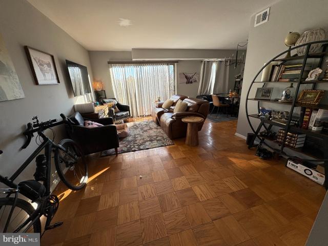 125 C Clubhouse Dr SW, Unit 10, Leesburg, VA 20175 | Compass