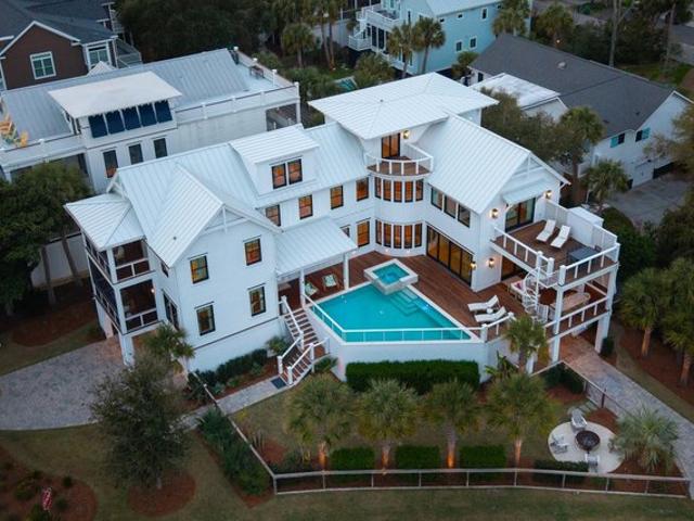 125 Charleston Blvd, Isle of Palms, SC 29451