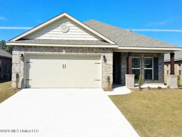 125 Clear Springs Cir, Ocean Springs, MS 39564