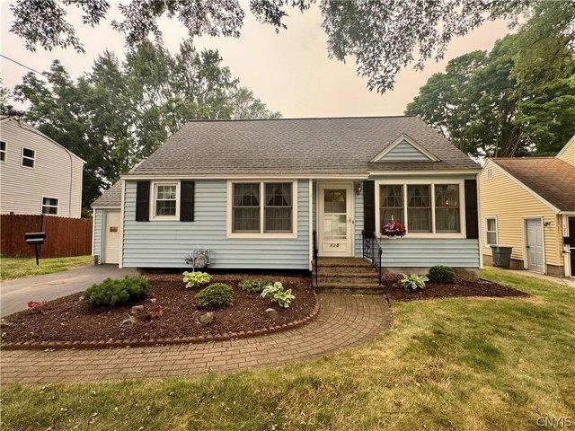 125 Crystal Dr, North Syracuse, NY 13212