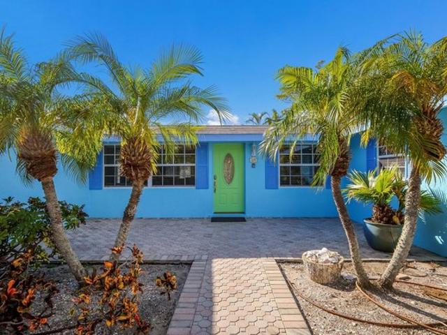 125 Crescent Dr, Anna Maria, FL 34216