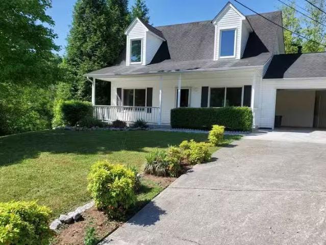 125 Crestwood Drive 125 Crestwood Dr