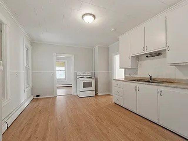 125 Cross St Apt 2, Southbridge, MA 01550