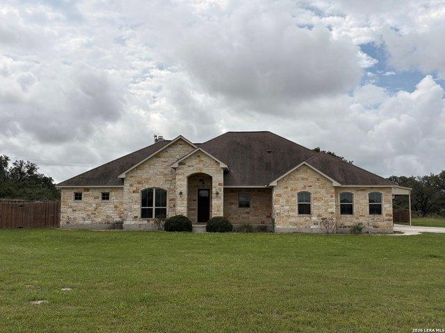 125 Abrego Run Dr, Floresville, TX 78114