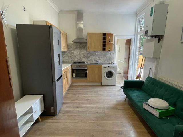 125 Aldborough Road South, Ilford, Essex IG3, 3 bed flat to rent, £2,675 pcm | PrimeLocation