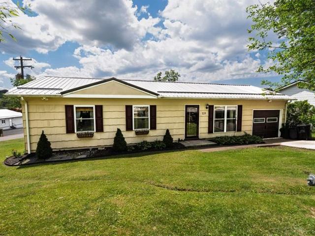 125 Apolla Dr, Morgantown, WV 26501