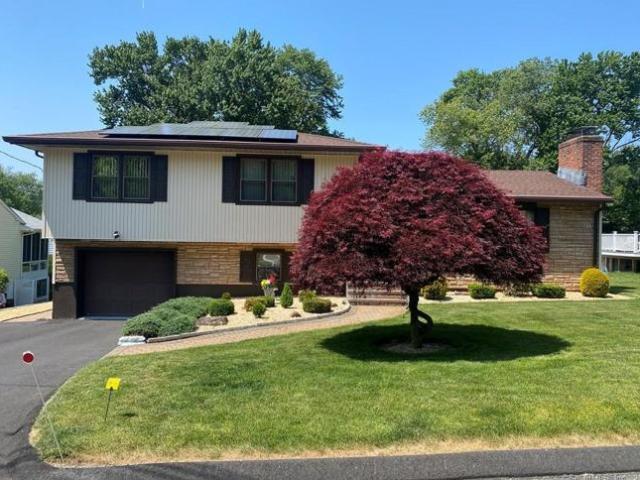 125 Arline Dr, Waterbury, CT 06705