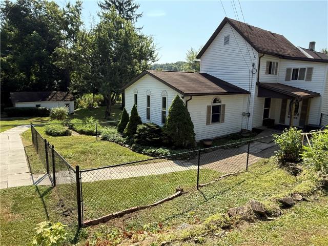125 Ayers Ave