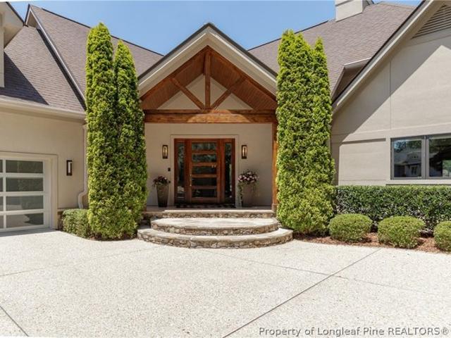 125 Belfair Ct, Southern Pines, NC 28387