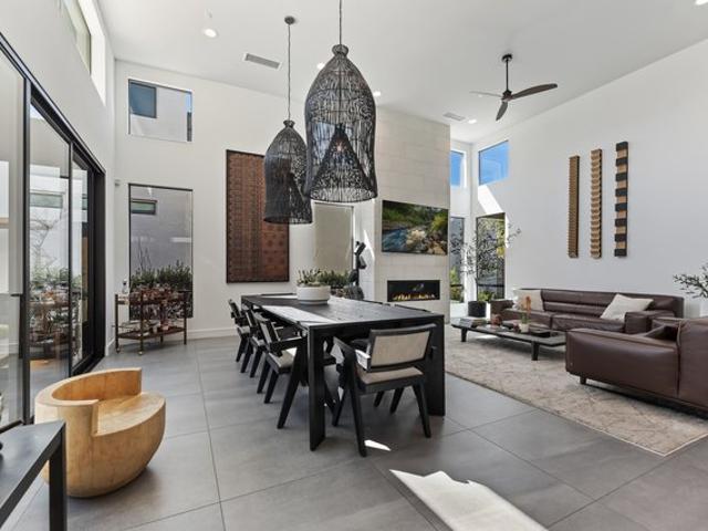 125 Blue Moon Dr, Palm Springs, CA 92262