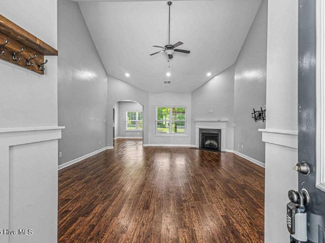 125 Bridgeport Drive