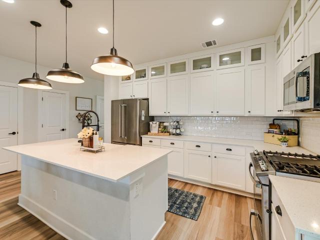 125 Broken Oak Dr