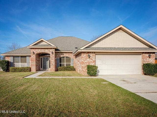 125 Gannet Ln, Ocean Springs, MS 39564