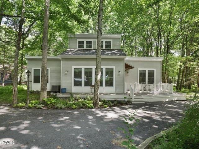 125 Gaskin Dr, Lords Valley, PA 18428