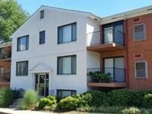 125 D SW Clubhouse Dr SW Unit 10, Leesburg, VA 20175
