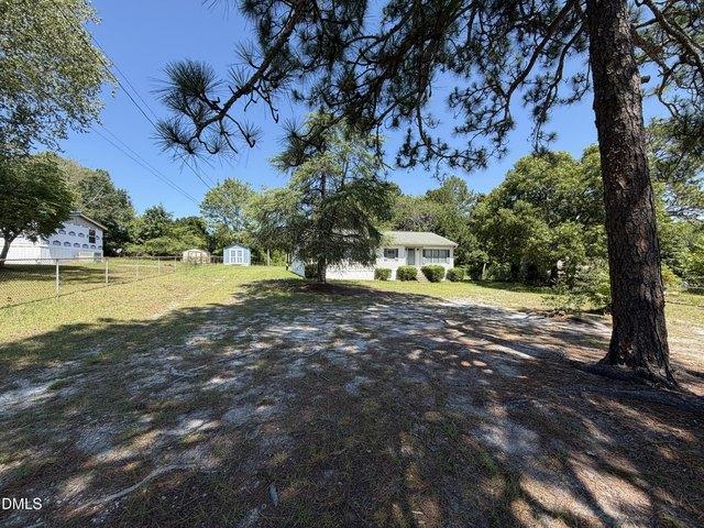 125 Dark Wood Dr, Spring Lake, NC 28390