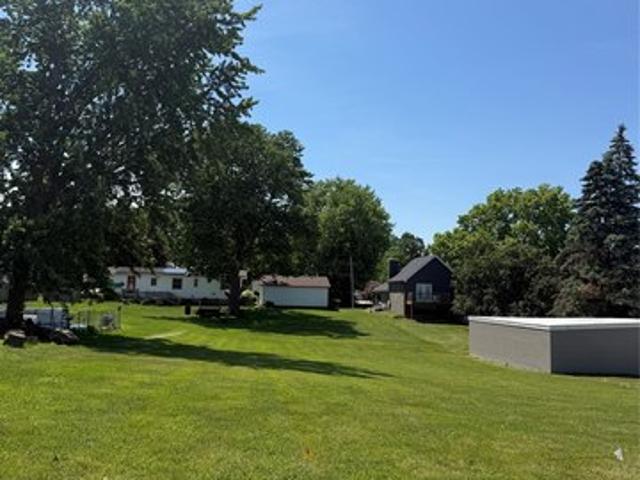 125 E 11th St S, Newton, IA 50208