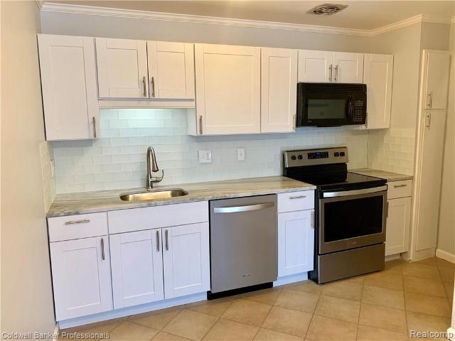 125 E 14 MILE Road # 11