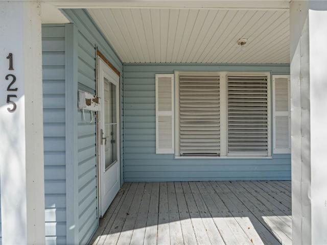 125 E. Avenue F