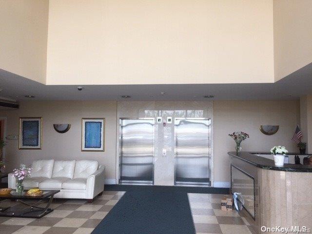 125 E Broadway 302