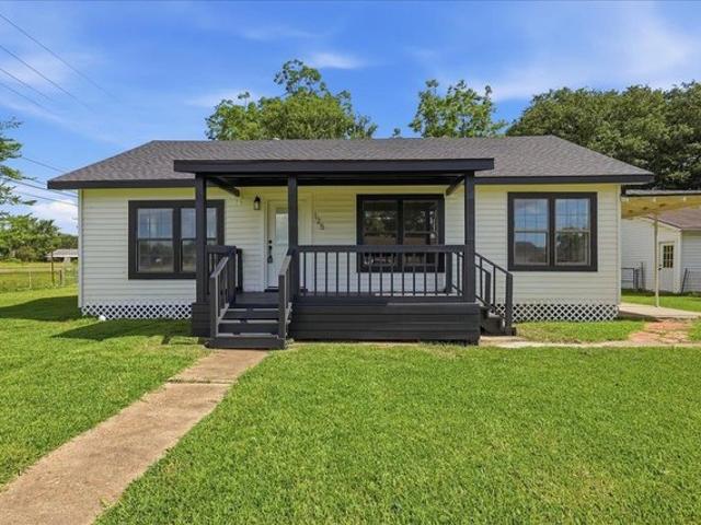 125 E Crosby St, Sour Lake, TX 77659