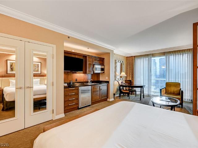 125 E Harmon Ave, Unit 17807, Las Vegas, NV 89109 | MLS #2755
