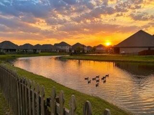 125 E Lake Court