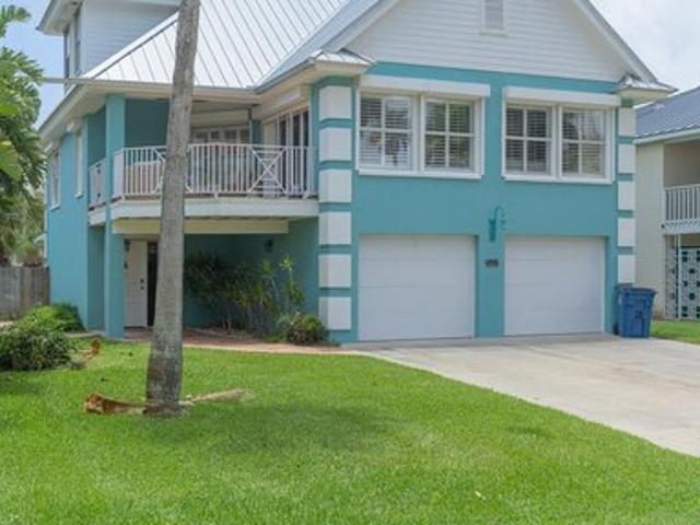 125 E Palmetto Dr, South Padre Island, TX 78597