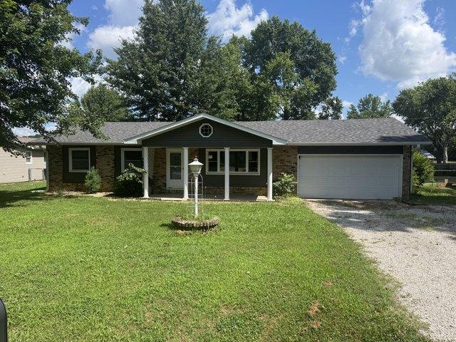 125 E Pennell St, Bolivar, MO 65613