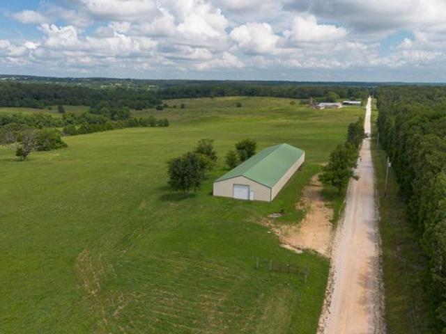 125 Eastgate Rd, Elkland, MO 65644