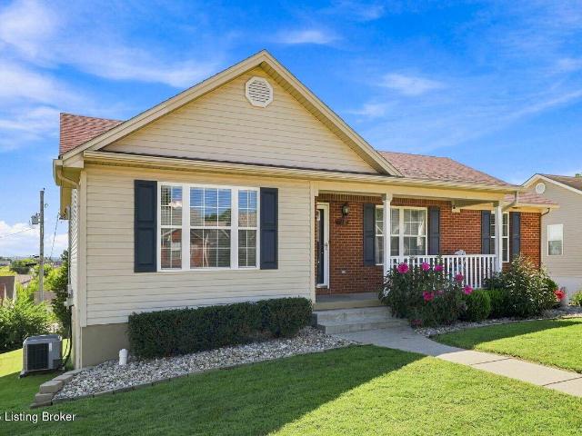125 Fox Tail Ln
