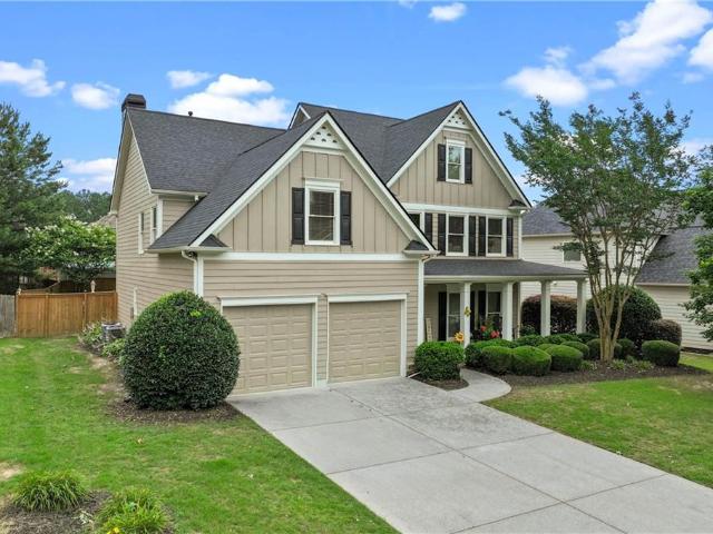 125 Fallen Oak Drive