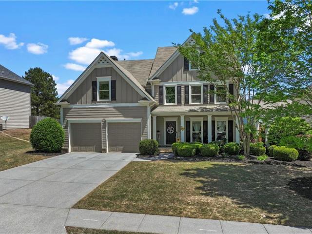 125 Fallen Oak Drive