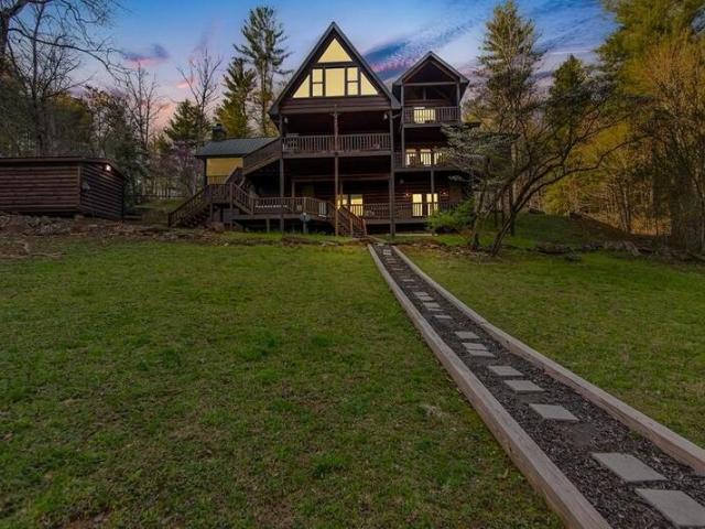 125 Fightingtown Overlook, Blue Ridge, GA 30513