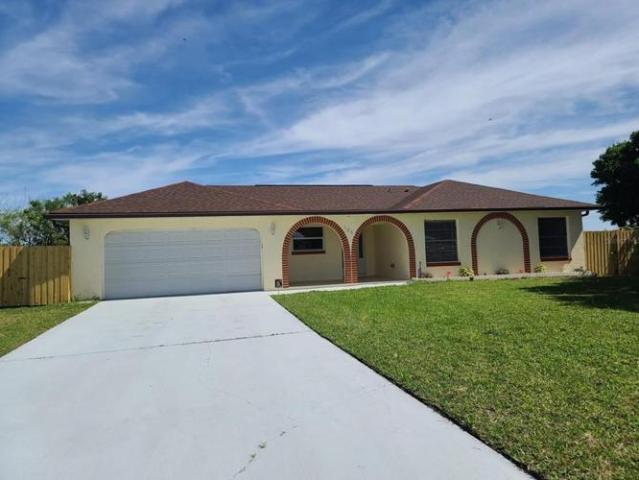 125 Floral Ct, Kissimmee, FL 34743