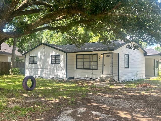 125 Kellum, Liberty, TX 77575 | MLS #42683