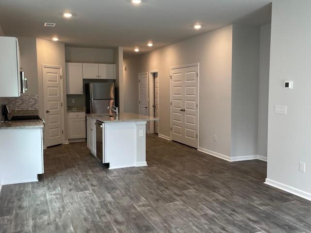 125 Hoffman Park Dr