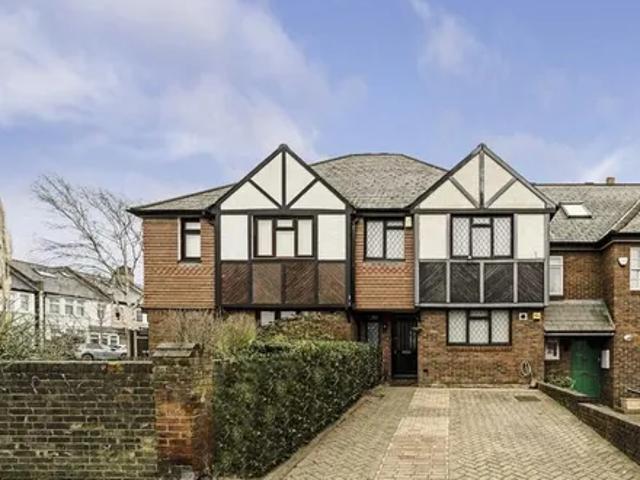 125 Holland Road, Willesden Green, London, NW10 5AT, United Kingdom | 3 bed house for rent #138102872 | Rentberry
