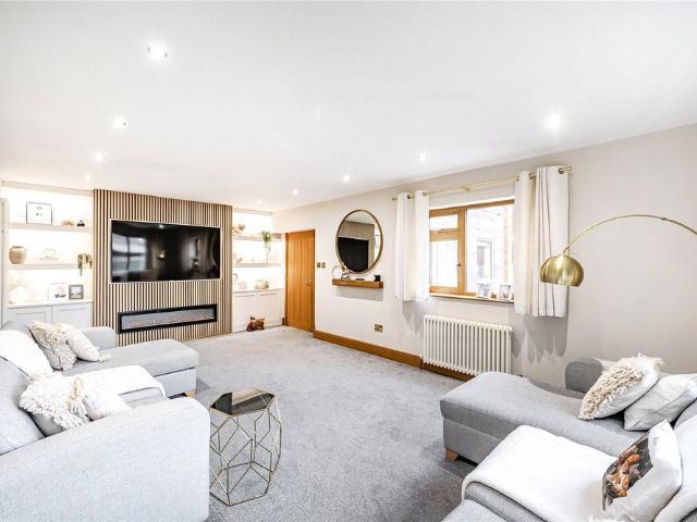 125, Holmsley Lane, Woodlesford, Leeds, West Yorkshire, LS26 8SB