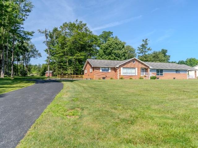 125 Hunsinger Rd, Johnstown, PA 15904