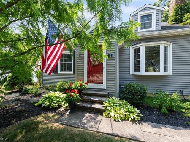 125 Jacqueline Dr, Berea, OH 44017