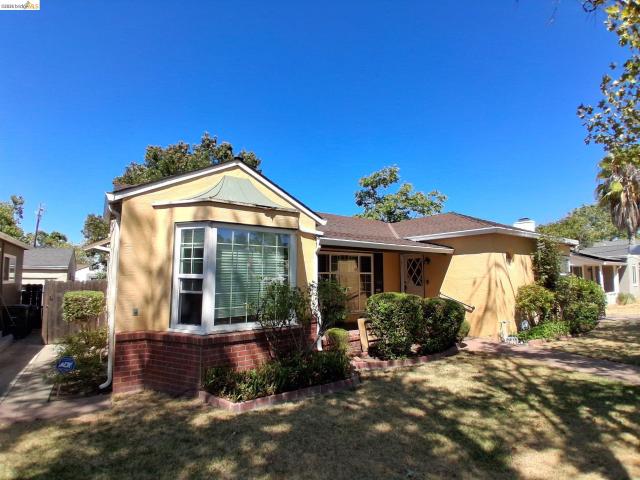 125 Oak Place