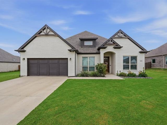 125 Oak View Dr, Godley, TX 76044
