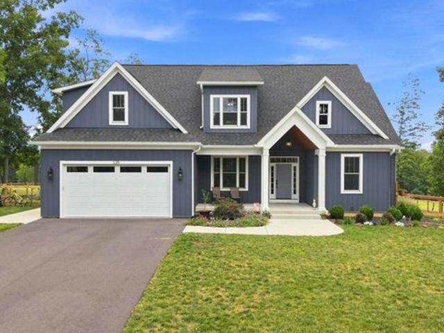 125 Lake Holiday Rd, Cross Junction, VA 22625