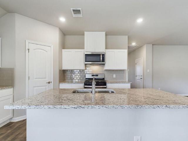 125 Lake Ridge Dr, Broussard, LA 70518 | MLS #2600000 | Compass